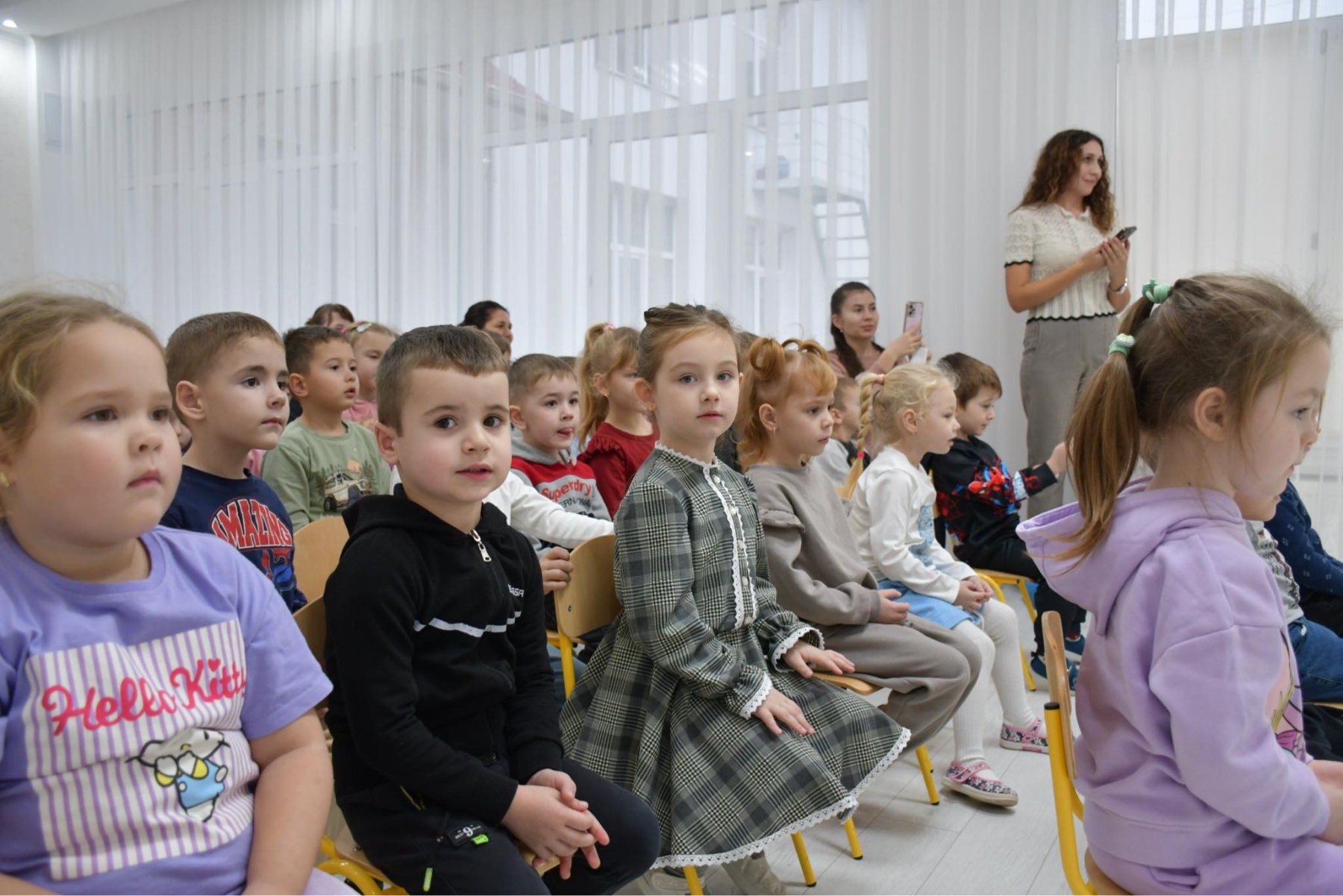 Copiii de la cercul „Micul Actor” au adus zâmbete și bucurie la IET nr ...
